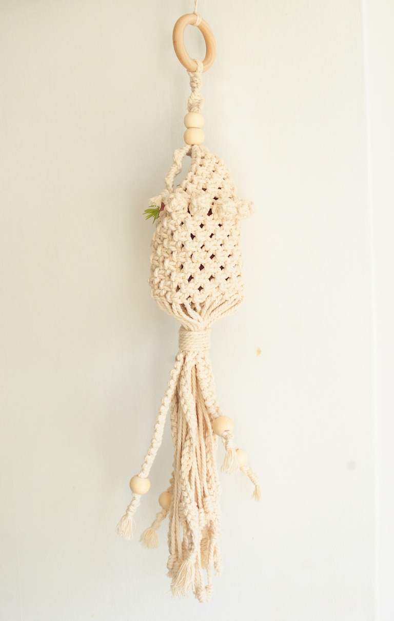Decorative Macrame Pod in Ecru Cotton Cord – Amanda Tamsin